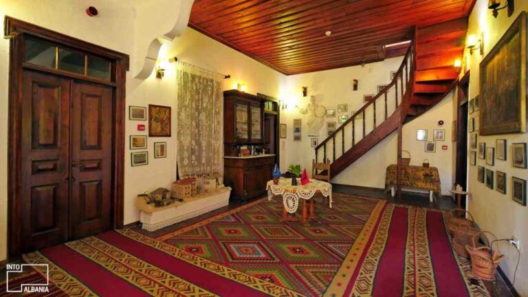 Museo Etnografico di Valona - Albania Viaggi